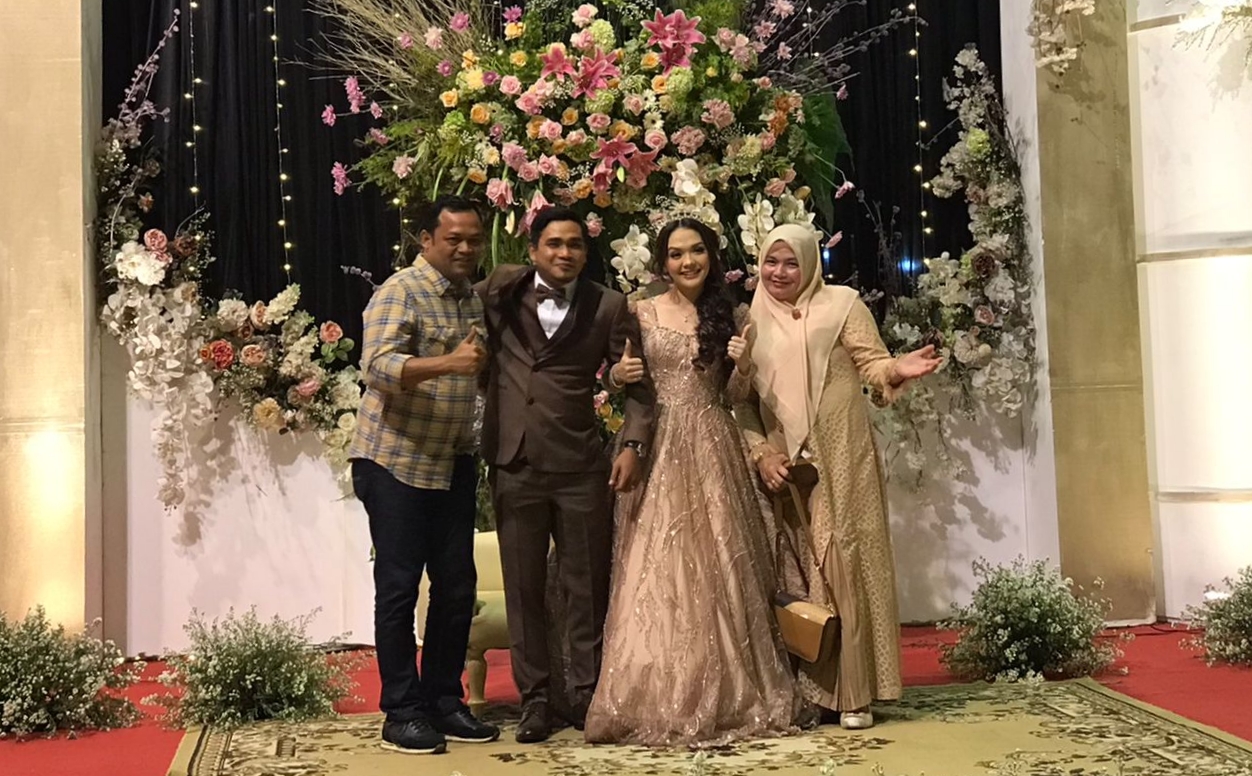 Mael Lee 'Manusia Terkuat di Bumi' Resmi Menikah dengan Anggita Oktaviani