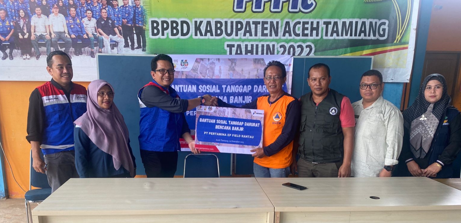 Pertamina Field Rantau Serahkan Bantuan Tanggap Darurat Bencana Banjir ...