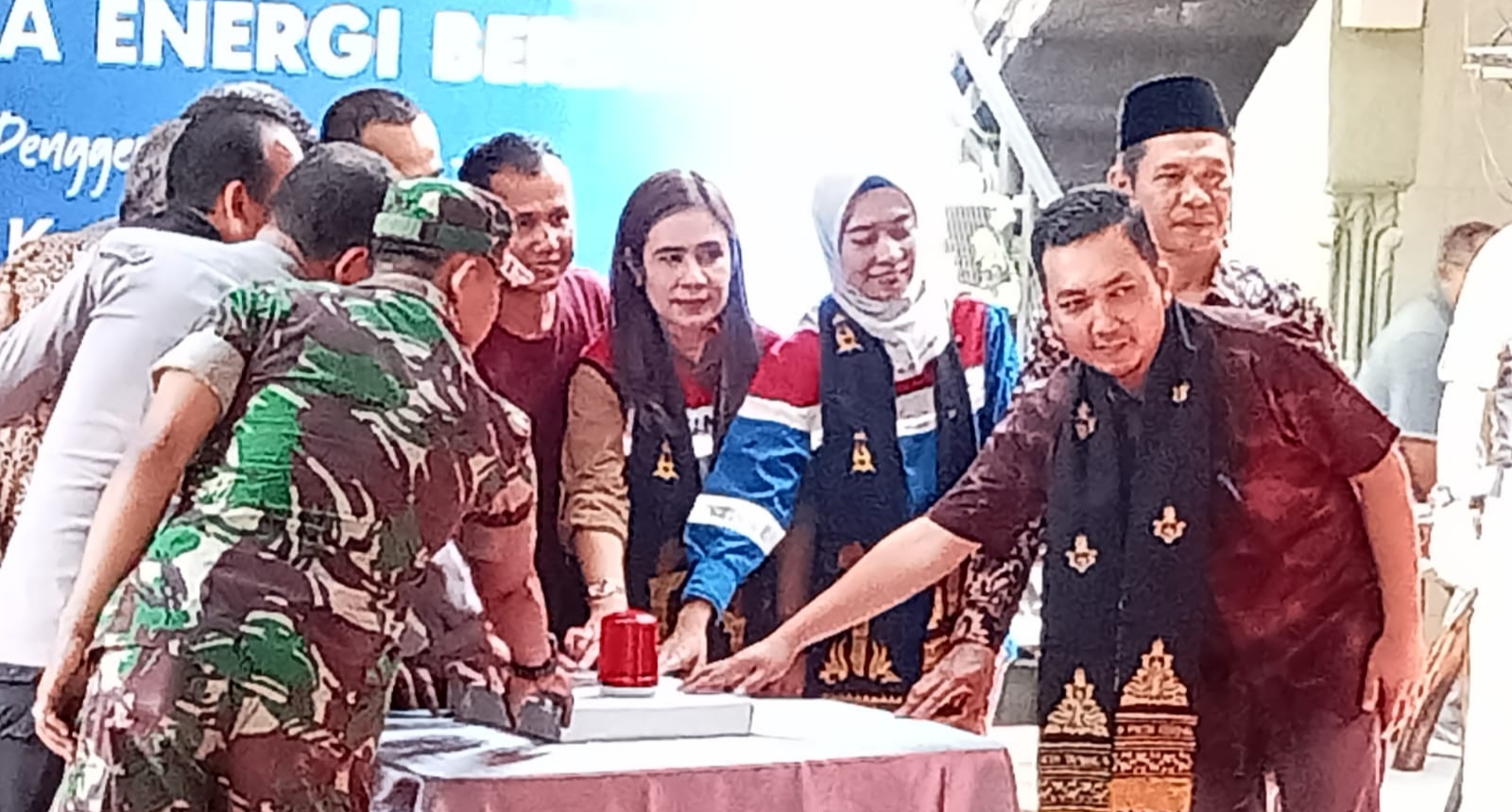Pertamina Field Rantau Resmikan Program Desa Berdikari PLTS Rumah ...