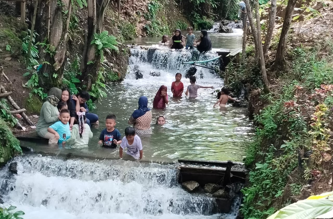Meski Ramai Dikunjungi, Objek Wisata Pemandian Batu Bedulang Minim Fasilitas